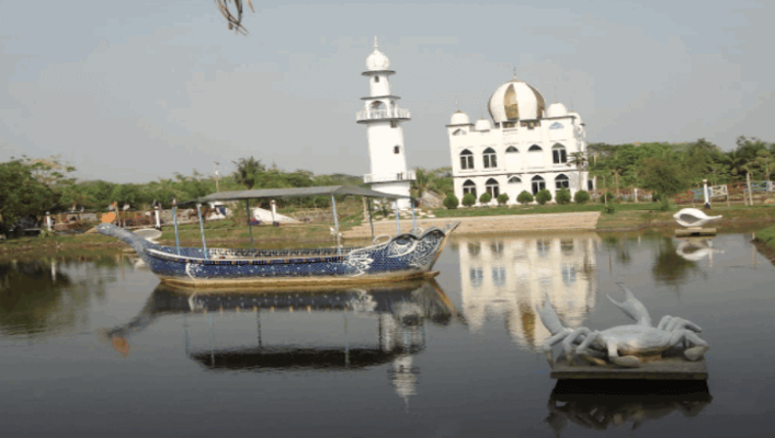 Chandra Mahal Echo Park An Entertainment Park At Bagerhat