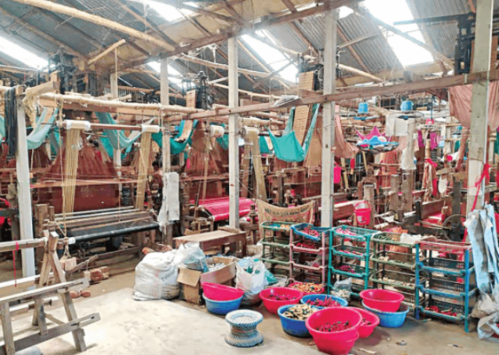 Weaving Life Is A Prisoner Of Tradition And Livelihood At Tangail